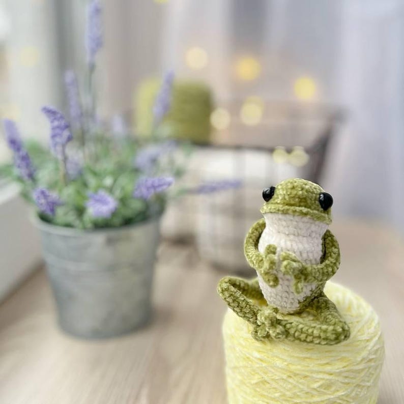 Miniature Poseable Crochet Frog Pattern: Amigurumi Toad (PDF Pattern ...