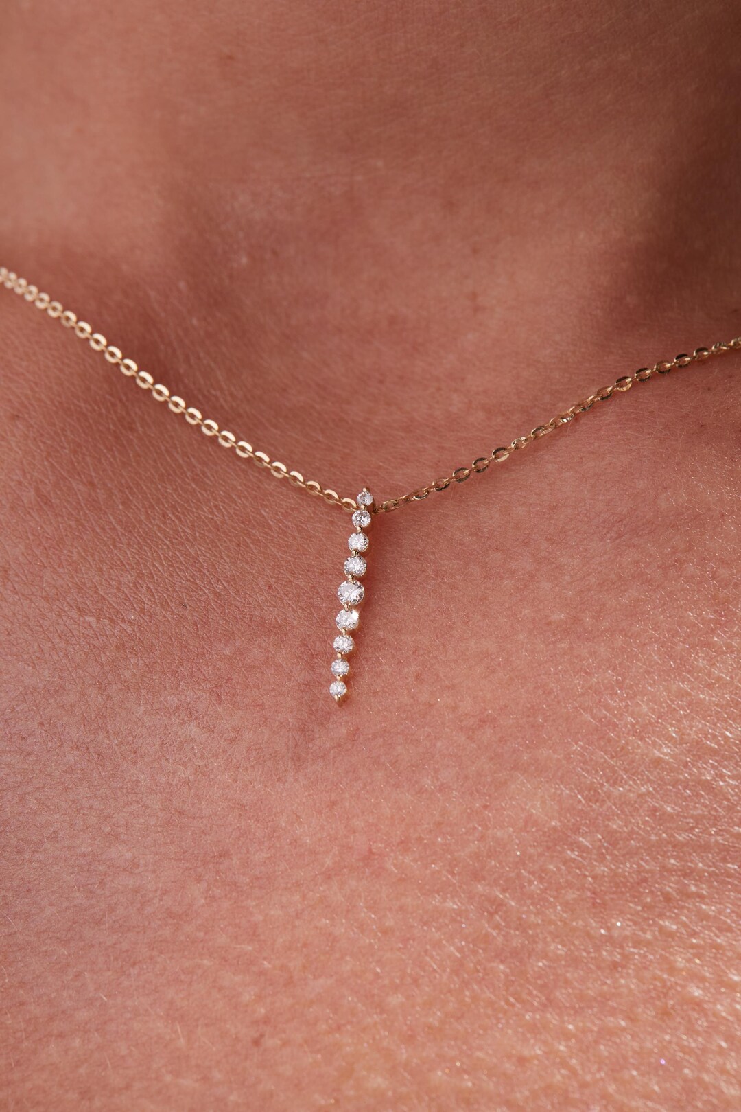 Delicado collar con colgante de oro de 14 quilates y diamante cultivado ...