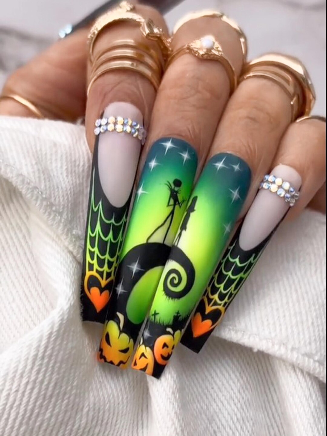Glow-in-the-dark Tim Burton Nails Custom Horror Halloween Press-on ...