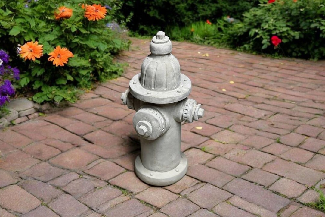 Concrete Fire Hydrant, Outdoor Garden Statue, Realistic Fire Hydrant ...