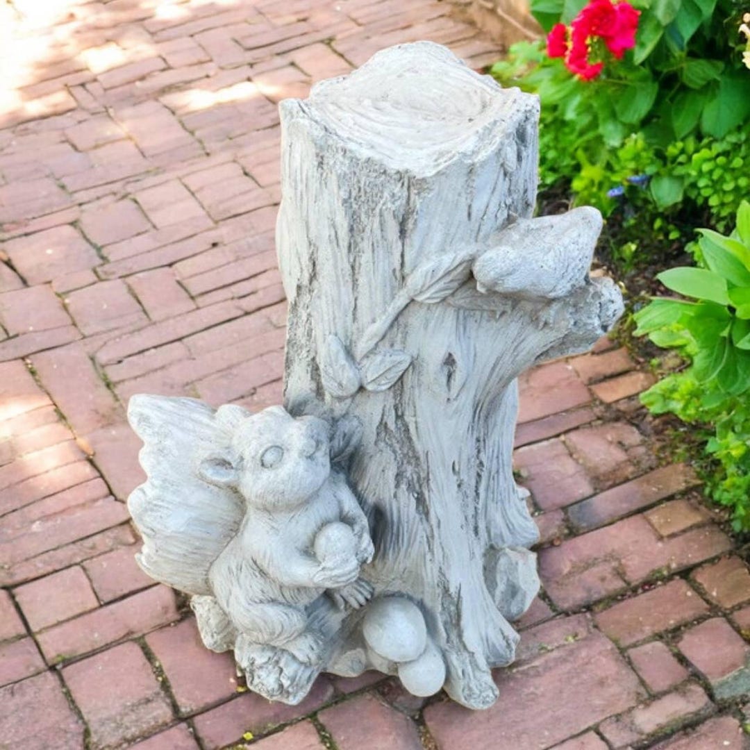 Stone Squirrel Figure, Outdoor Woodland Stump, Yard Decor, Squirrel ...