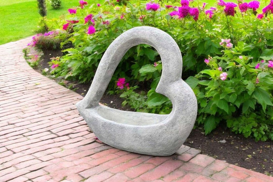 Garden Heart Sculpture, Lawn Heart Planter, Home Love Decoration ...