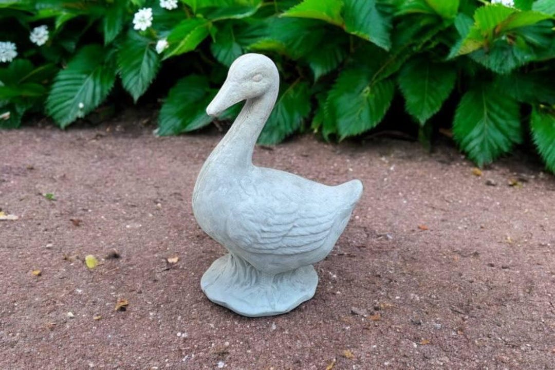 Realistic Goose Statue, Stone Duck on Base Figure, Cement Gosling ...