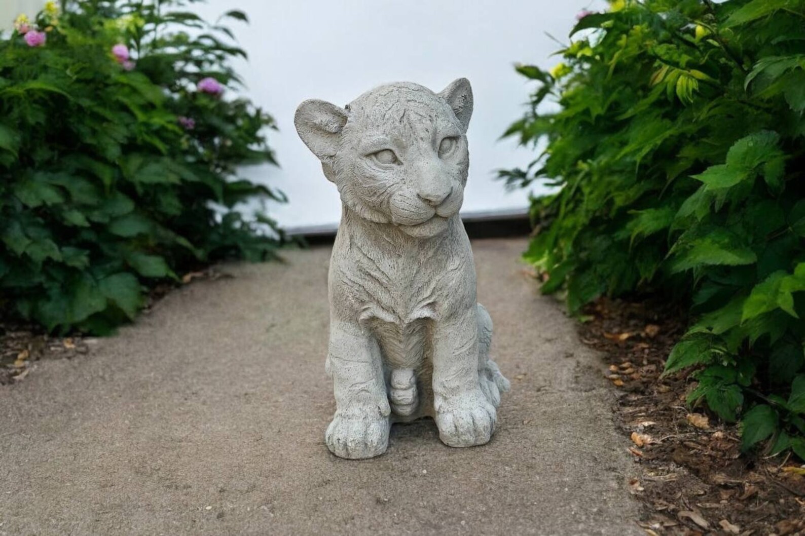 Sitting Tiger Figurine, Concrete Garden Wild Animal Statue, Small Lion ...