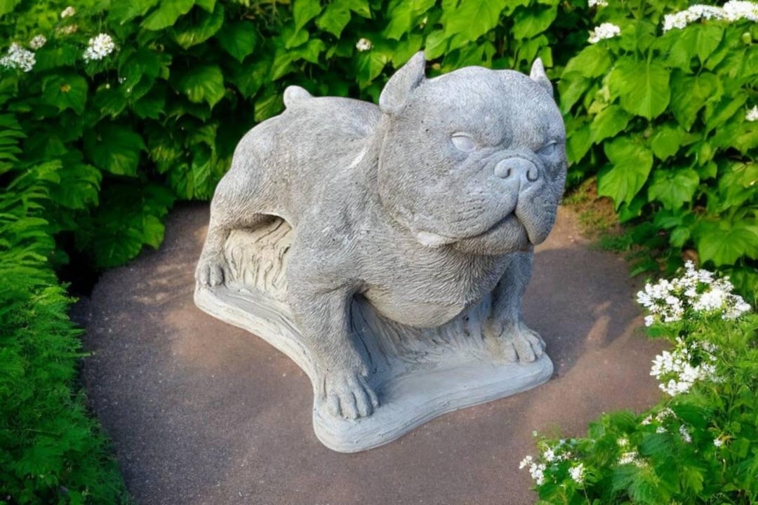 Stone Bully Dog on Base, Outdoor Dog Sculpture, Lawn Pet Decoration ...