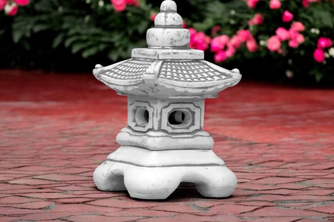 Outdoor Pagoda Figure, Concrete Lantern Idea, Garden Zen Decoration ...