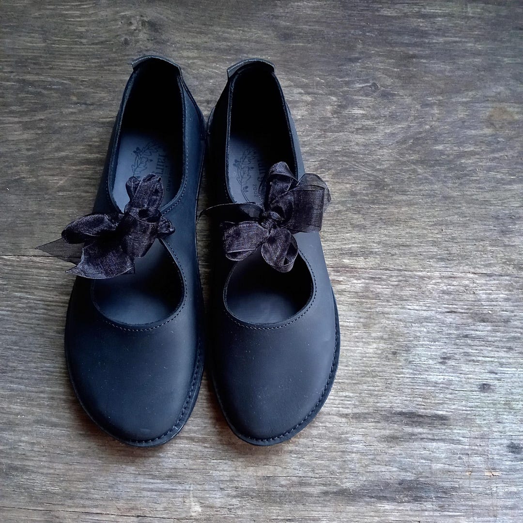 Made to Order. LUNA Unadorned. Cottage Core Shoes. Black / Nero Leather ...