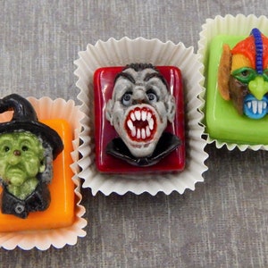 25-611P Alien Glass Monster Petit Four Chocolate Treat by Hulet Glass ...