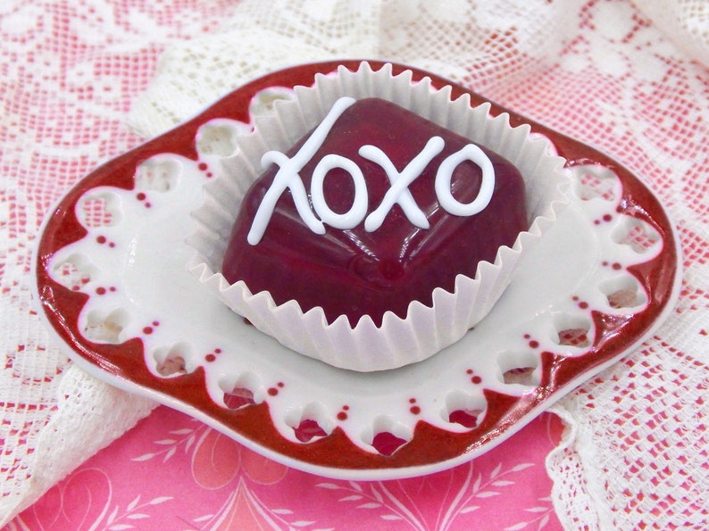 17-042HW Hulet Glass Handmade xoxo Chocolate Red - Etsy