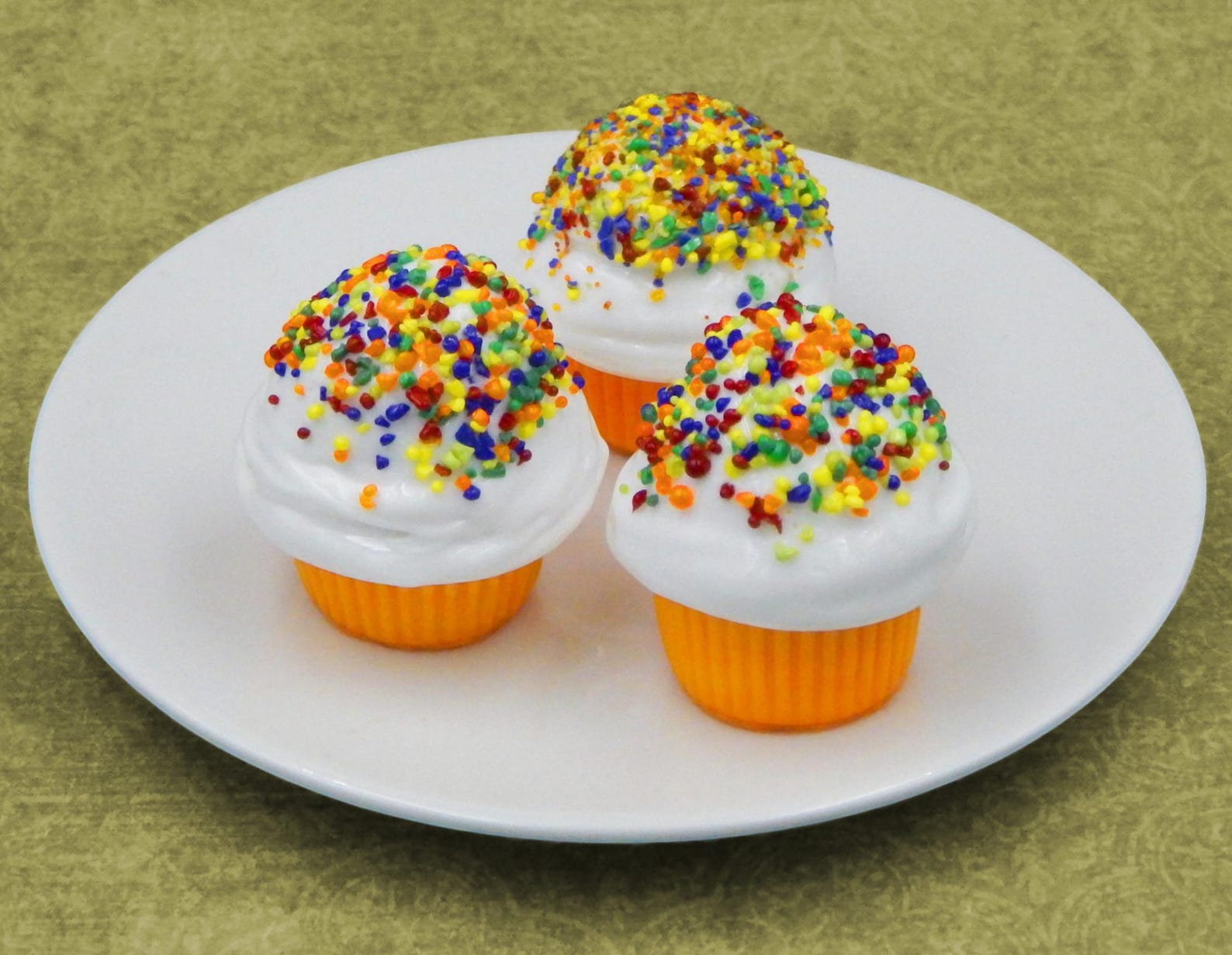 27-203gcx Bright Sprinkles Mini Cupcake Truffle on a Mango Color Base ...