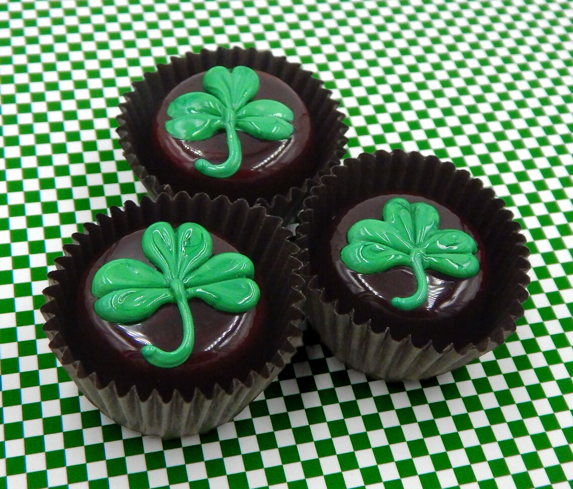 26-201CN Collectible Green Glass Shamrock Chocolate by Hulet Glass ...