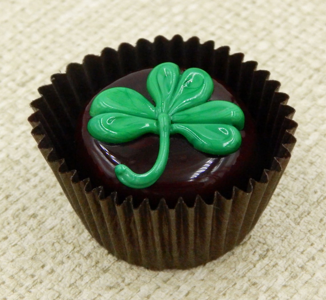 26-201CN Collectible Green Glass Shamrock Chocolate by Hulet Glass ...