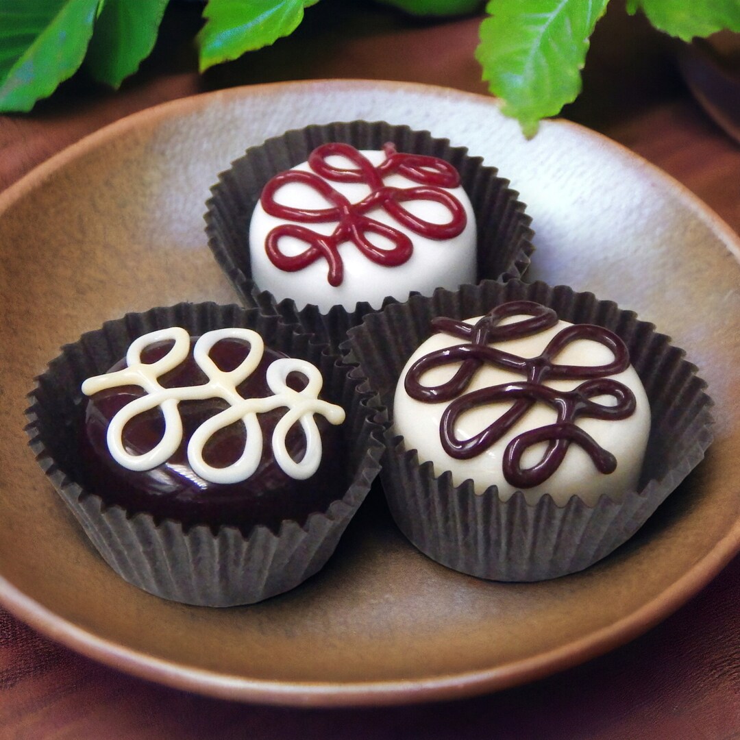 16-040+ Collectible Glass Chocolate Treat With Loop Design by Hulet ...