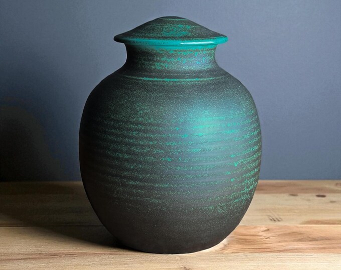 Emerald Spirit Urn – Porcelain Cremation Urn, 170 Cu In, 9.25” X 6.25 ...