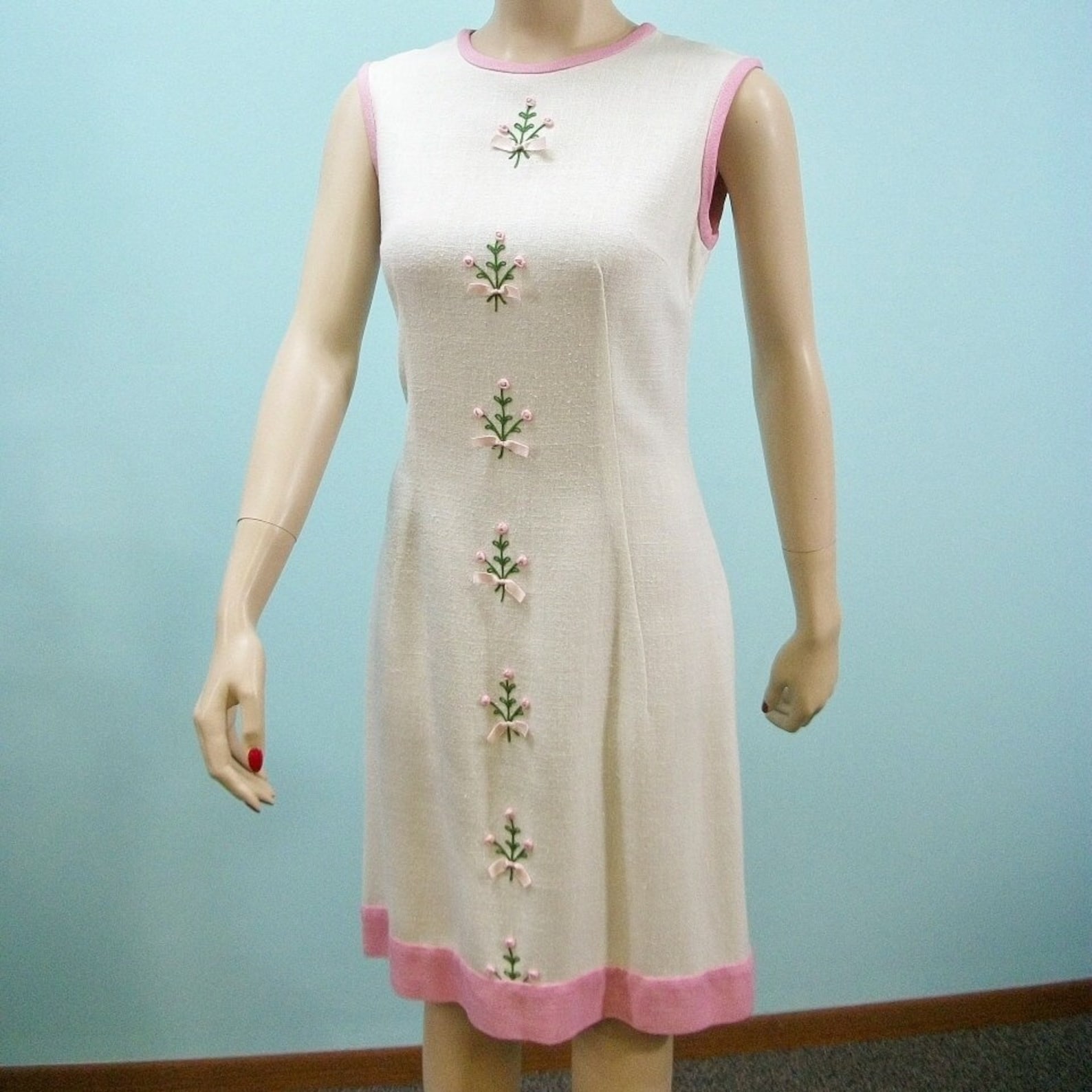 Vintage 1960s White Shift Dress . Pink Ribbon Roses & Embroidery . Minx ...
