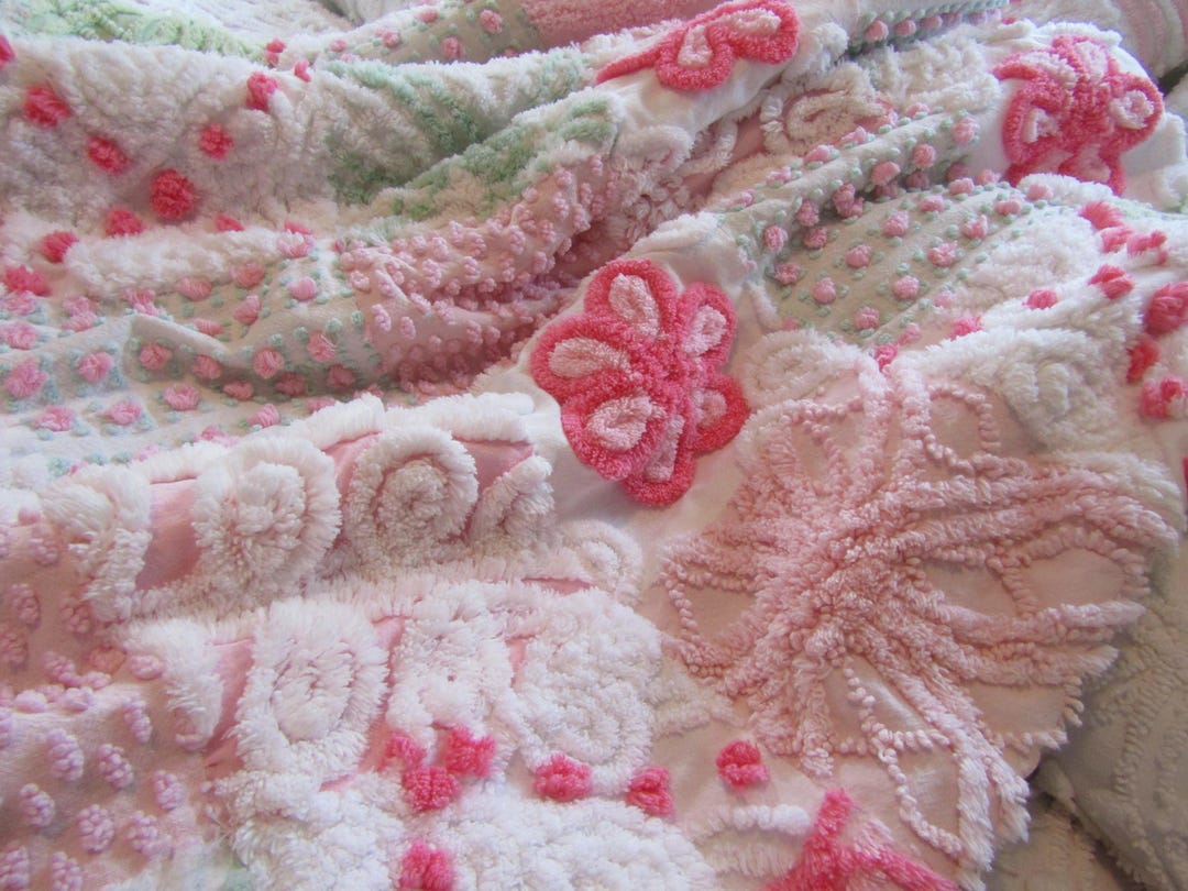 Vintage Chenille Patchwork Quilt Pinks Flowers Rosebuds - Throw Blanket ...