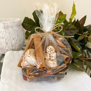 Snowman Potpourri | Mini Snowmen, Spices, Rosehips, Clay Stars ...