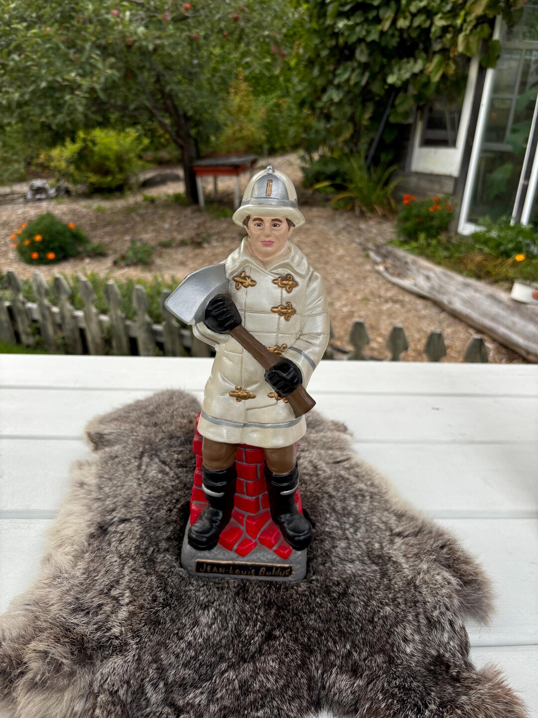 Vintage Ceramic Firefighter Statue. 11.5" Figure. Volunteer Pompier ...
