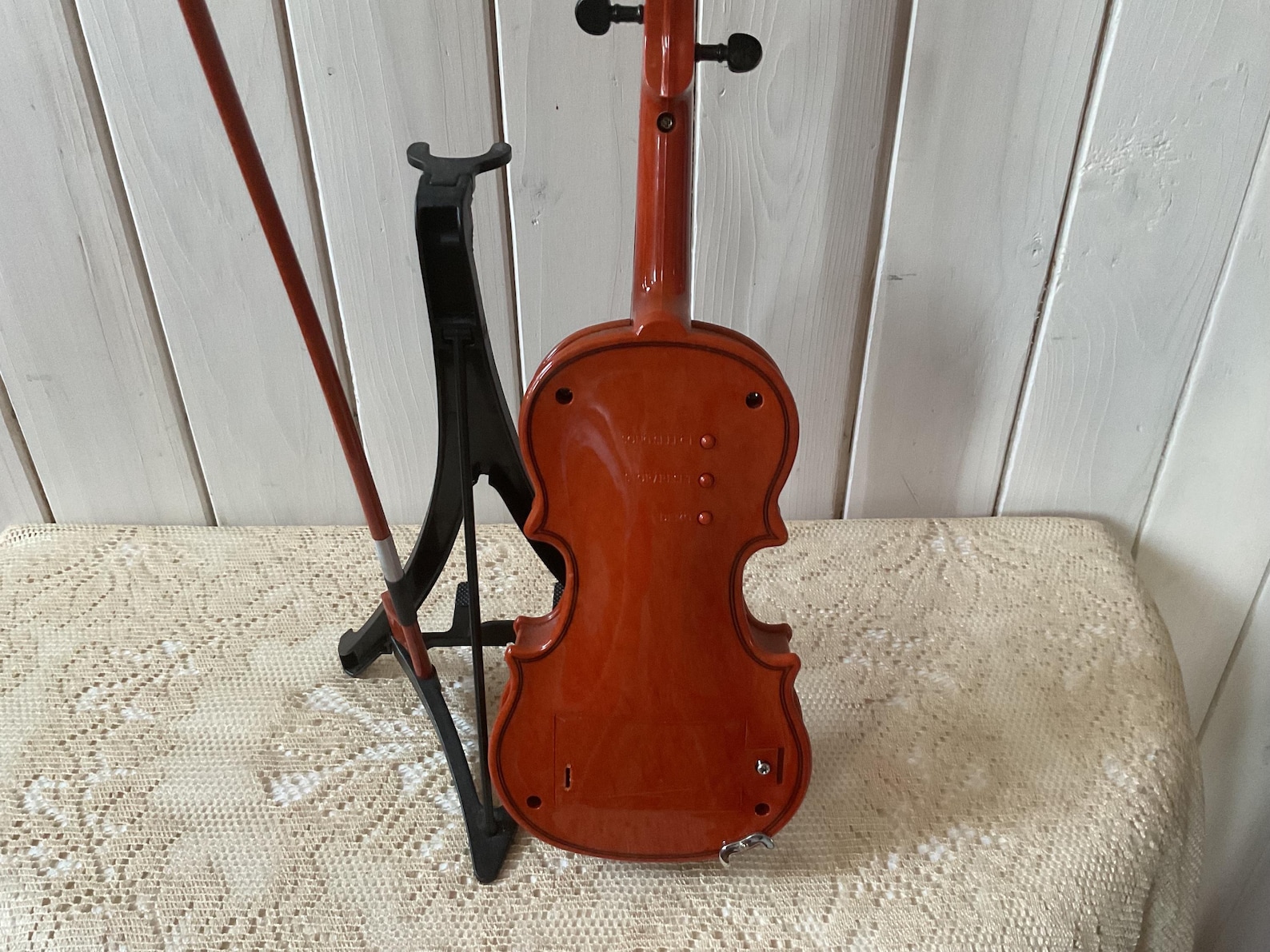 Music Box in the Shape of a Violin. Plays Violin Melodies. Battery ...