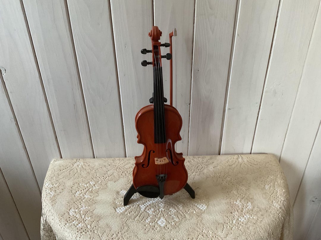 Music Box in the Shape of a Violin. Plays Violin Melodies. Battery ...
