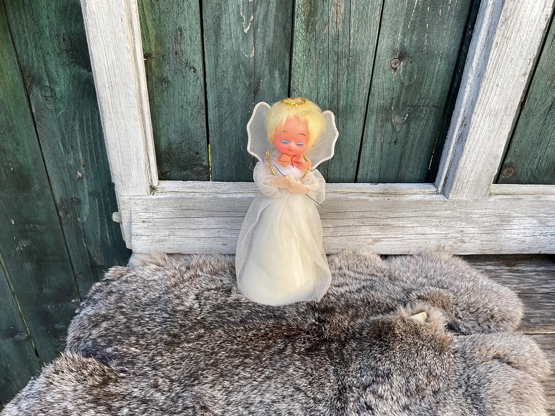 Sweet Bowing Cherub, Blonde Angel Tree Topper. Vintage Tree Top Angel ...