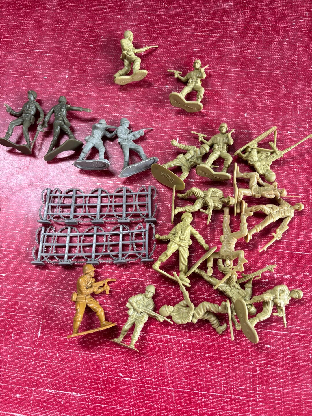 85 Figures Soldier Army Guys and 19 Mix / Plastic Army Guys / Vintage ...