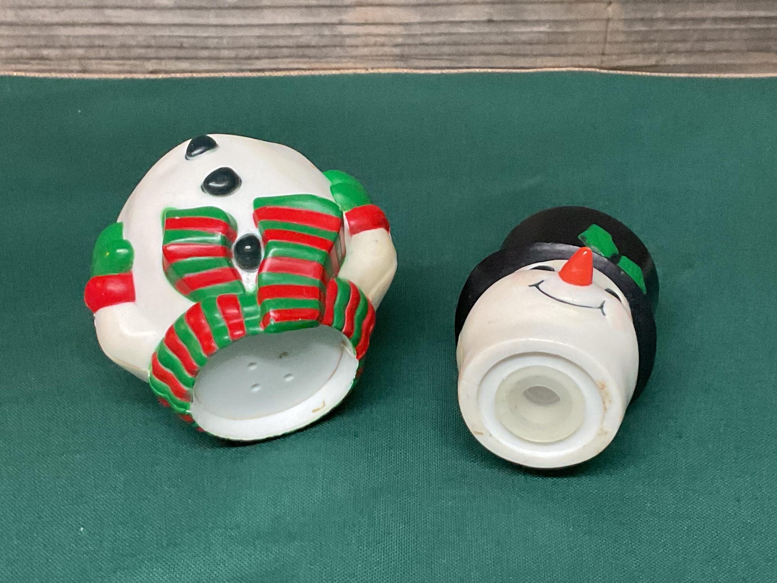 Vintage Avon Frosty the Snowman Salt and Pepper Shakers - Head and Body ...