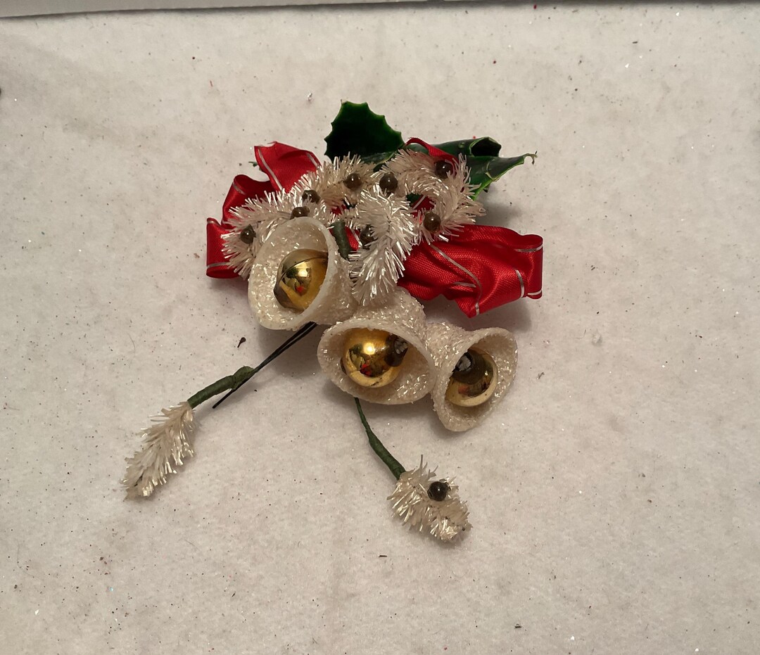 Vintage 1950’s Christmas Corsage With Sugared White Bells, Green ...