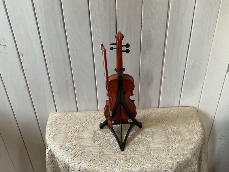 Music Box in the Shape of a Violin. Plays Violin Melodies. Battery ...