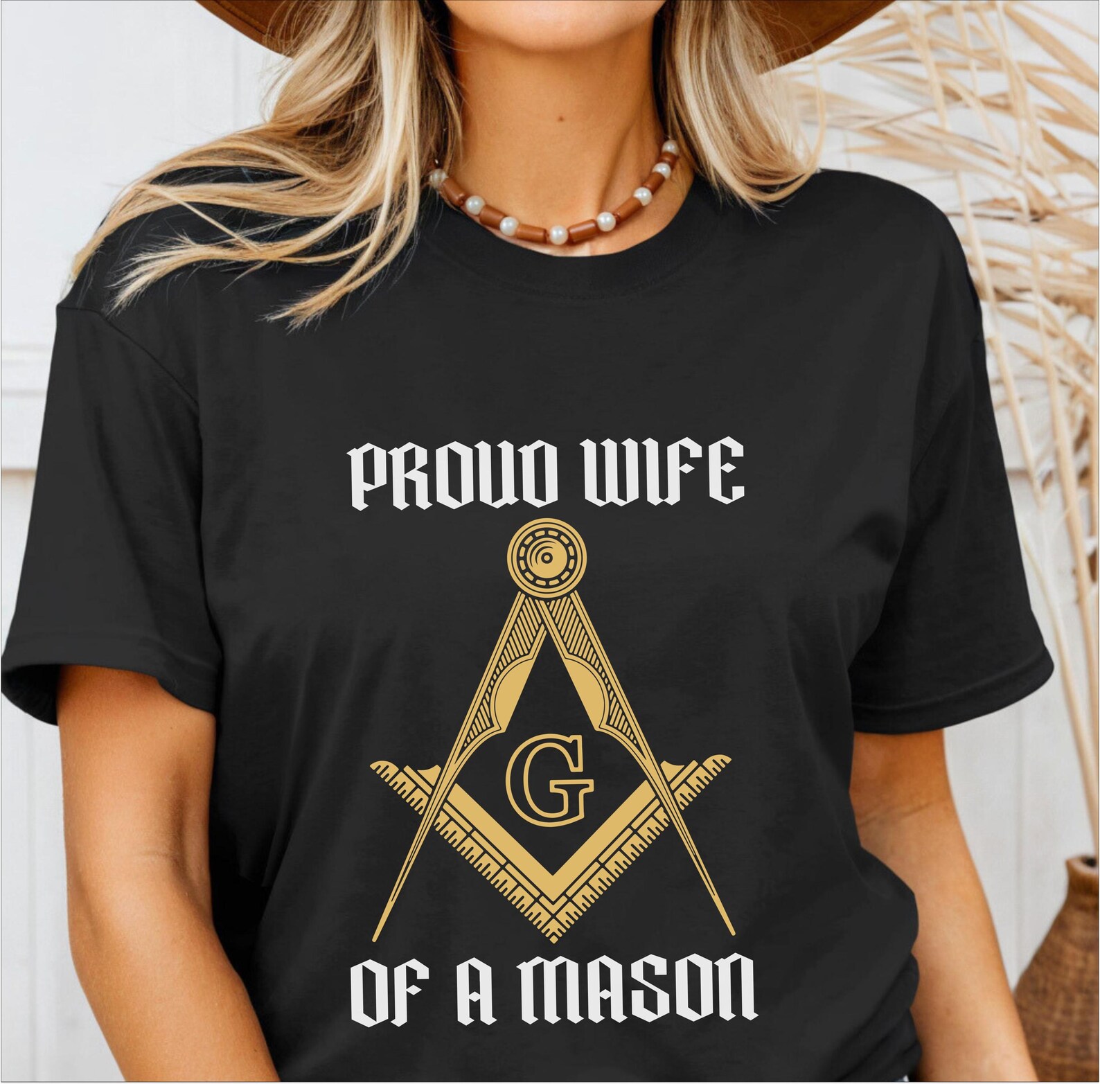 Mason Wife Masonic Shirt Proud Wife of A Mason Square & Compass Symbol ...