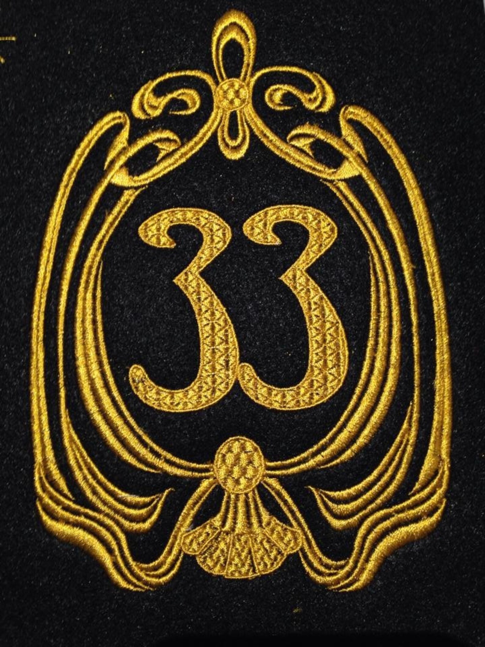 2014 New Version Club 33 Logo Machine Embroidery Applique Design ...