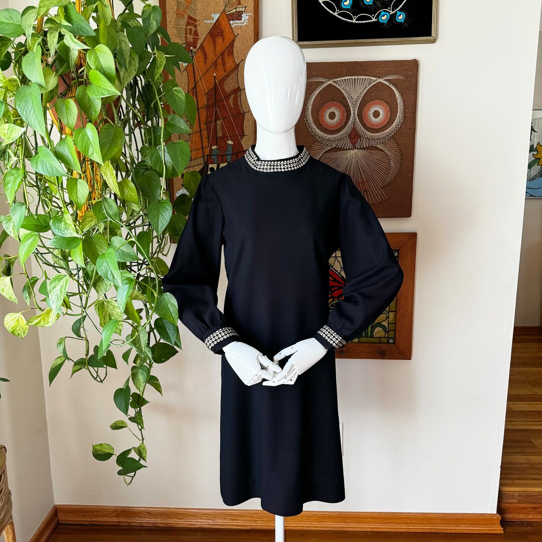 60s Vintage BEELINE FASHIONS Mod Black and White Mock Neck Long Sleeve ...