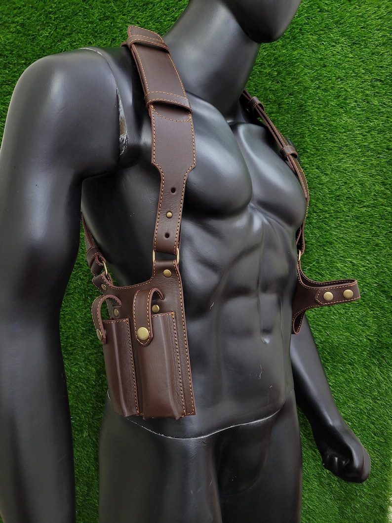 Leon Kennedy Inspired Leather Holster: Resident Evil Cosplay Prop 1911 ...
