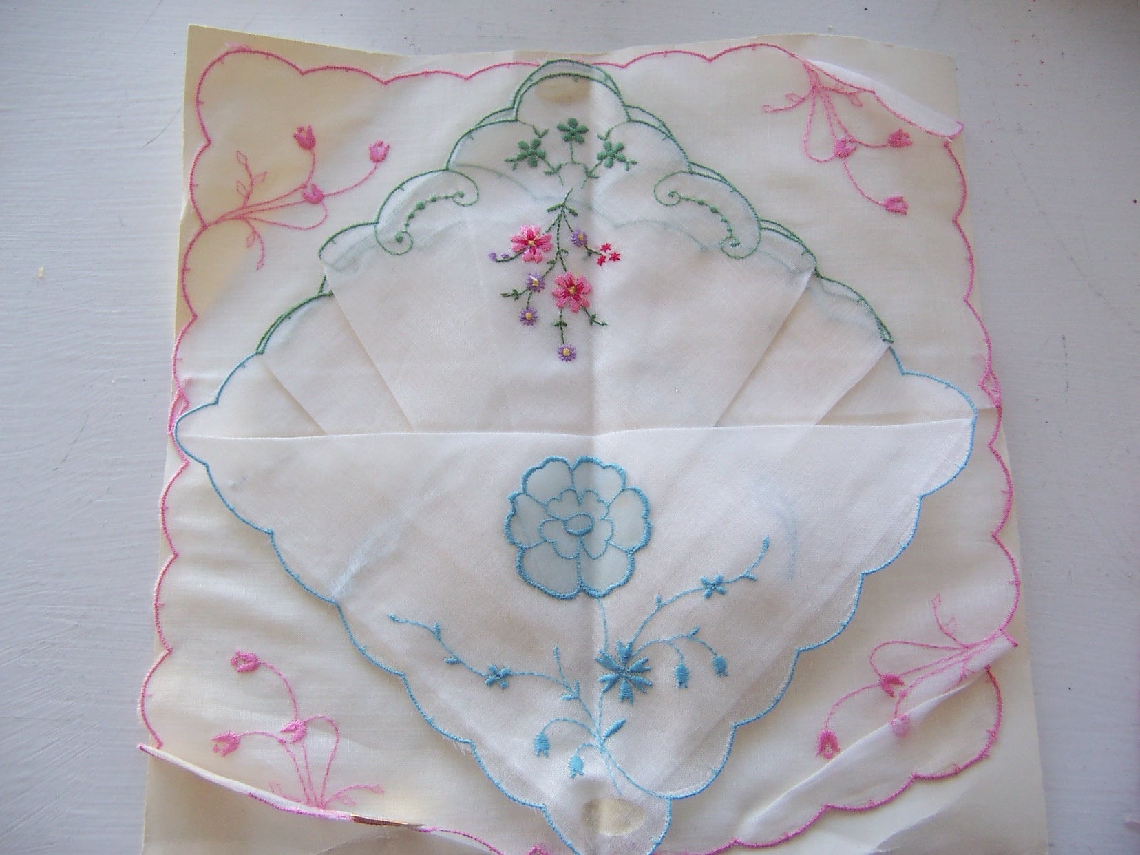 Hankies / set of three vintage hankies | Etsy