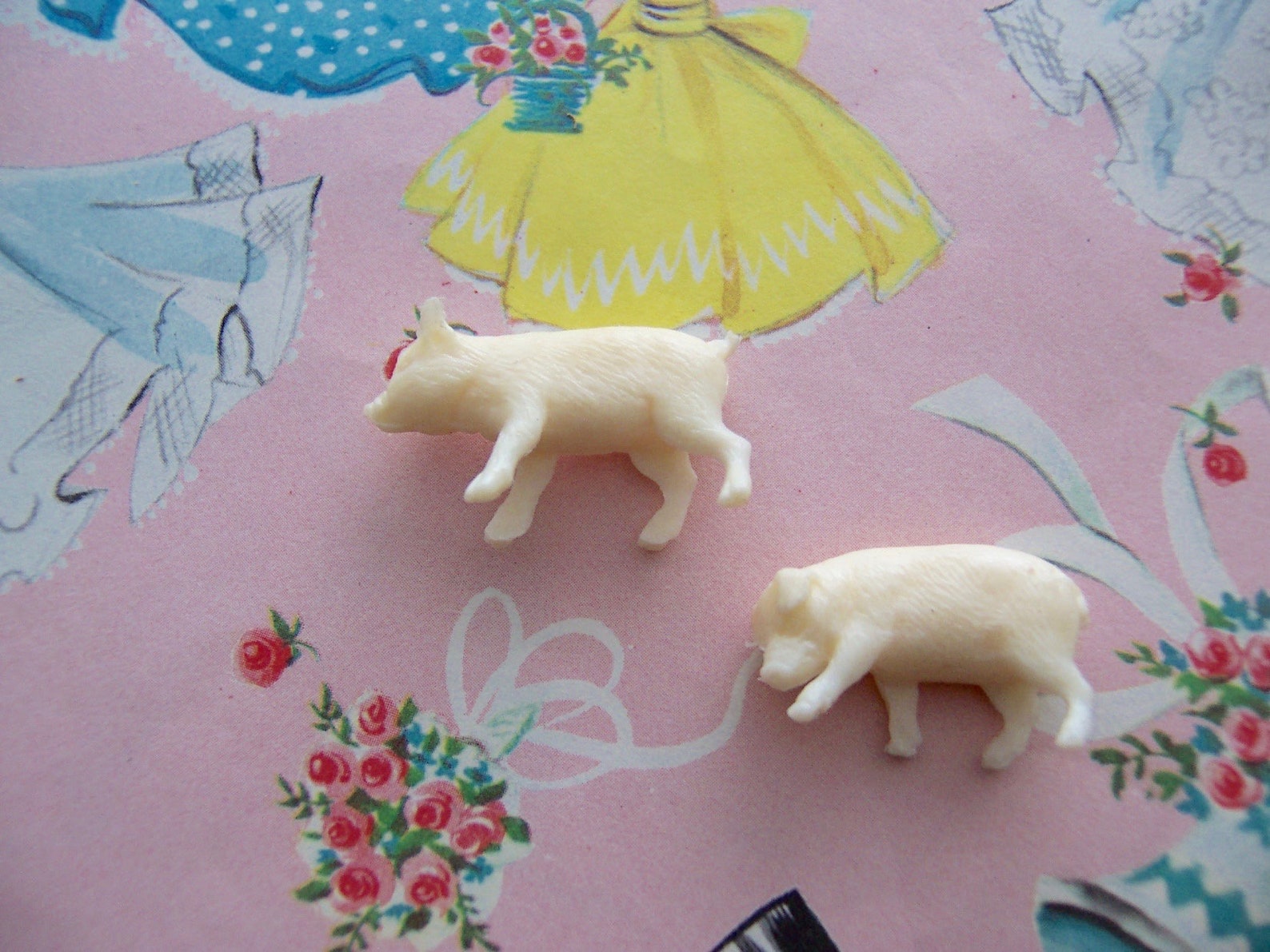 Pigs Itty Bitty Plastic Toys - Etsy