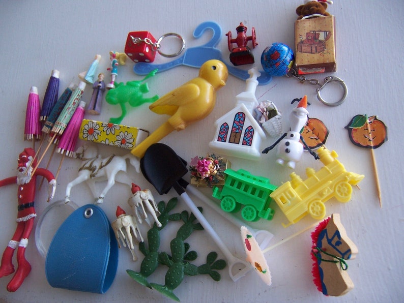 Novelty / 25 Fun Vintage Novelty Toy Assortment - Etsy
