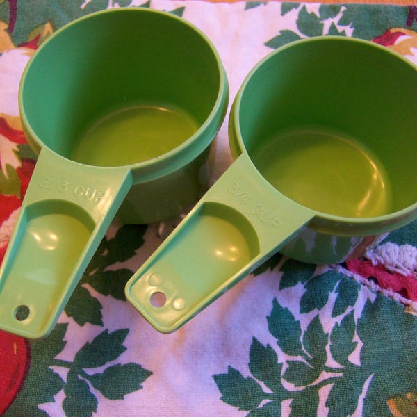 Tupperware Green Measuring Cups - Etsy