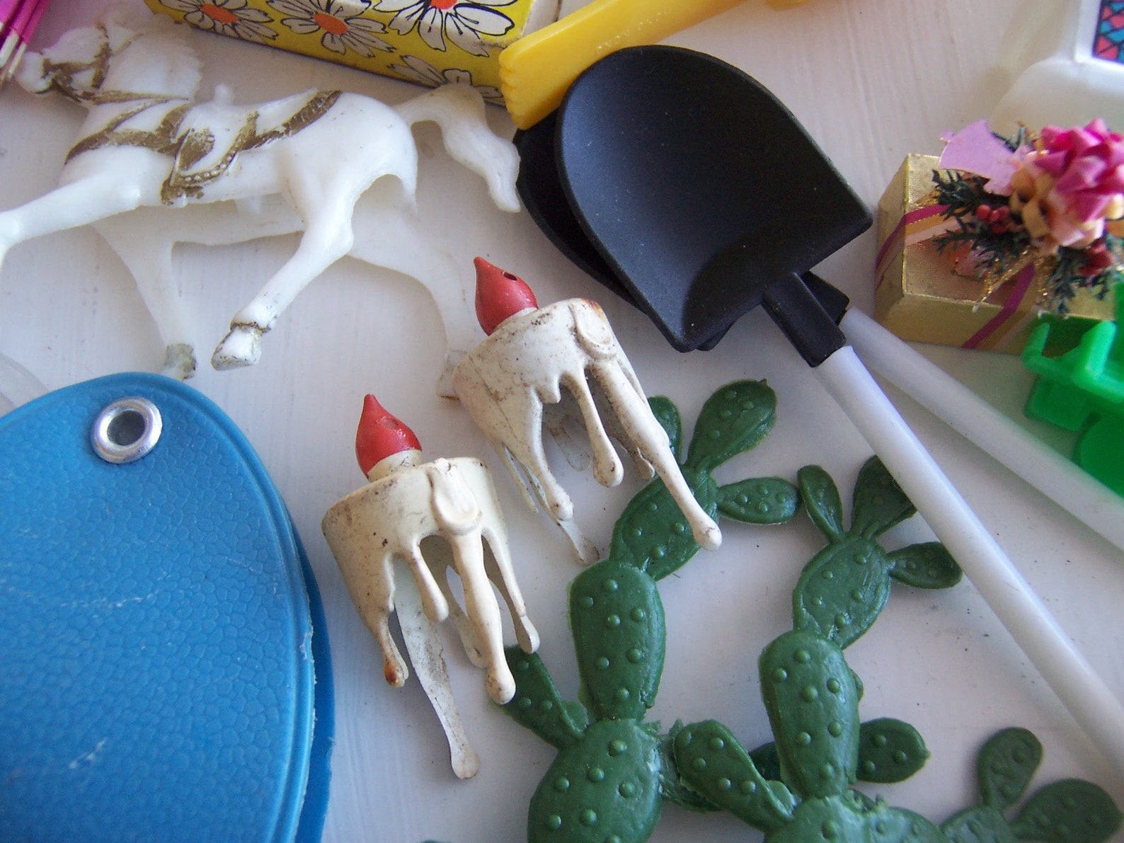 Novelty / 25 Fun Vintage Novelty Toy Assortment - Etsy