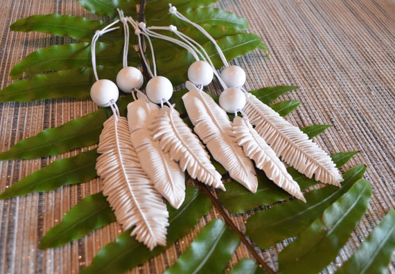 6 Feather Shaped Plaster Ornaments / Present Package Tie on - Etsy