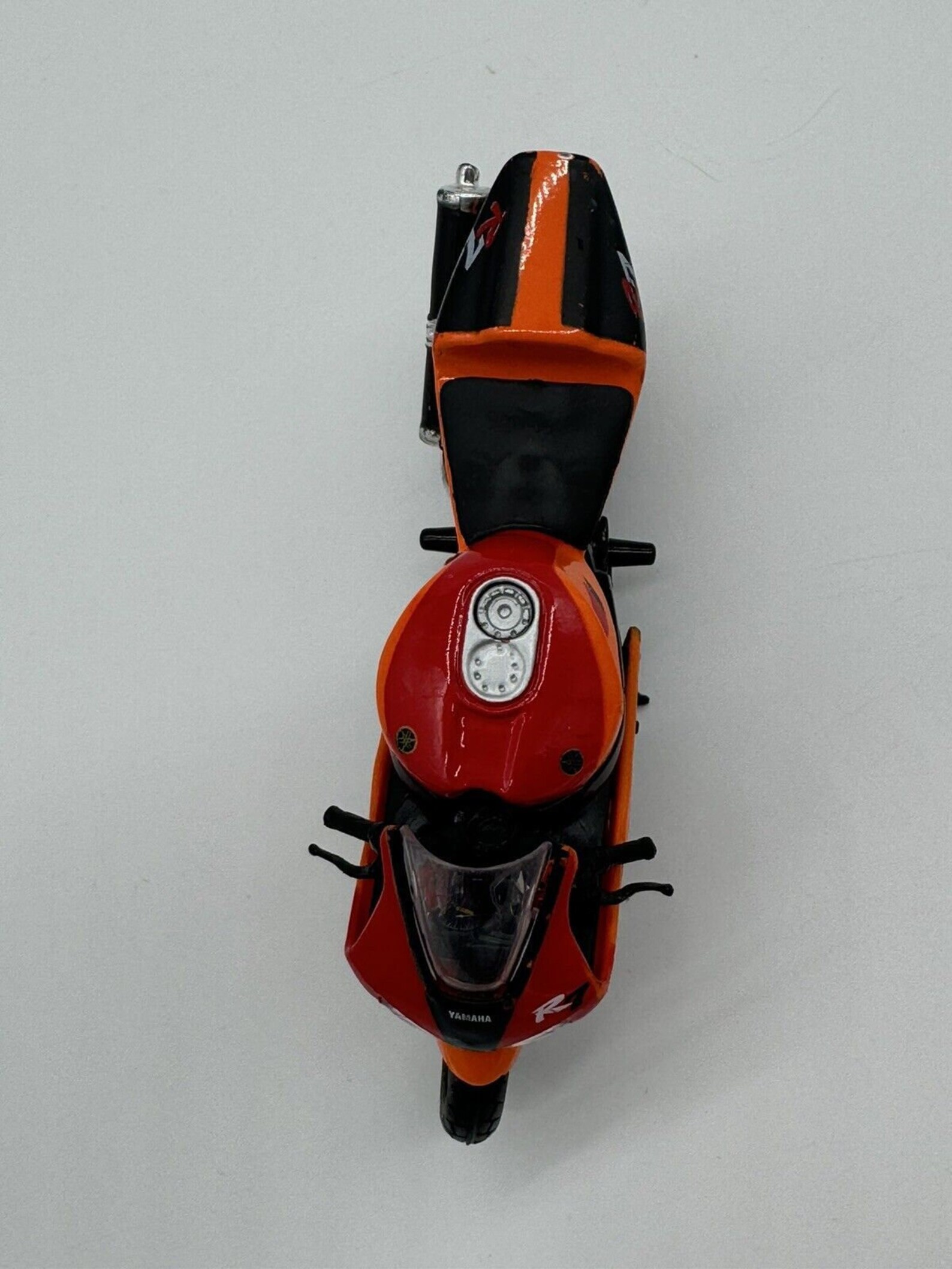 Yamaha Yzf-r7 Motorcycle 1/18 Scale Collectible Diorama Diecast Model ...