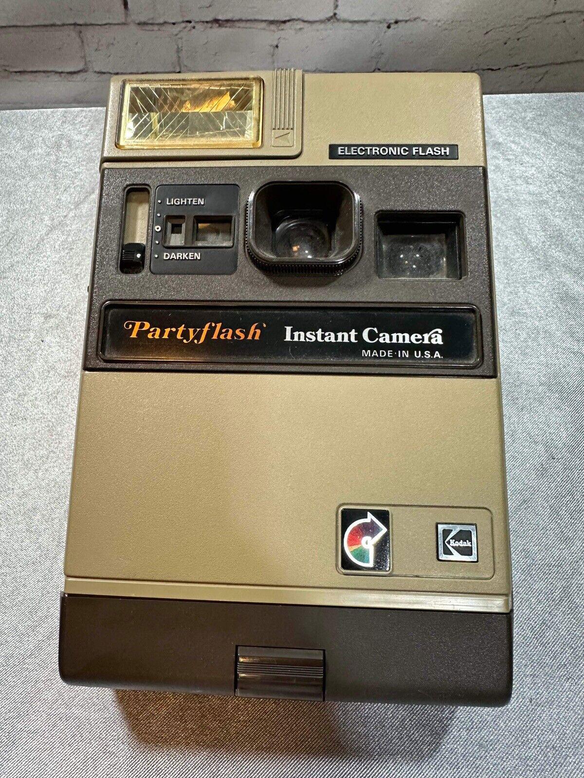 Vintage 1980s Kodak Party Time Instant Camera Made in USA TNO - Etsy