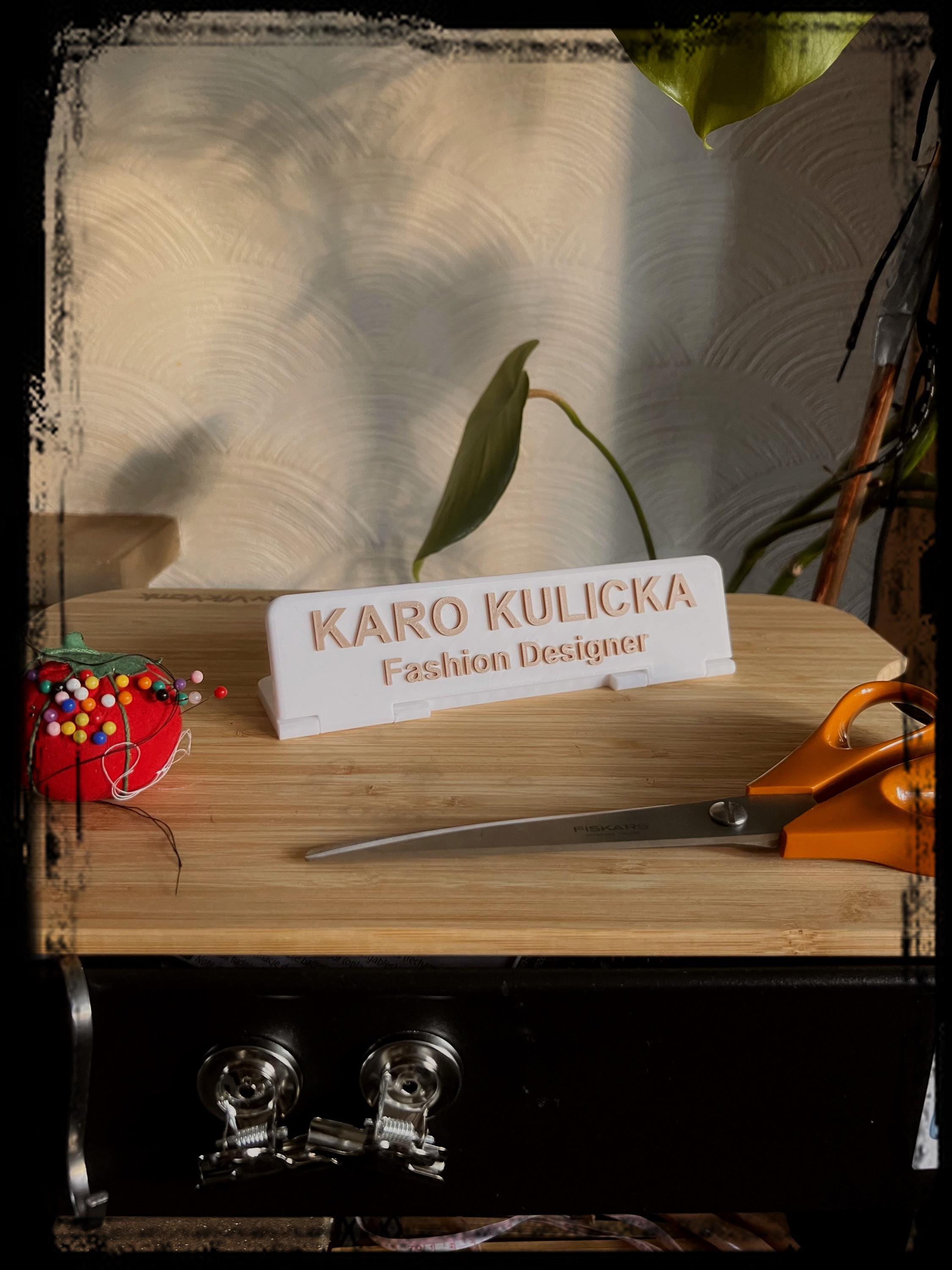 Custom 3D Printed Foldable Desk Nameplate – Personalized Office Decor ...