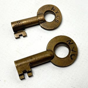Vintage Bass New York Central System Railroad NYCS RR Keys by Adlake - Etsy
