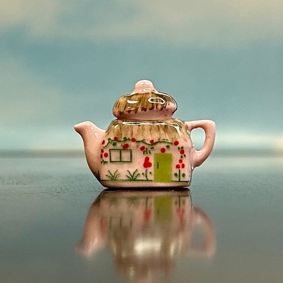 Tiny Ceramic Teapot W/lid (about an Inch Tall) - Etsy