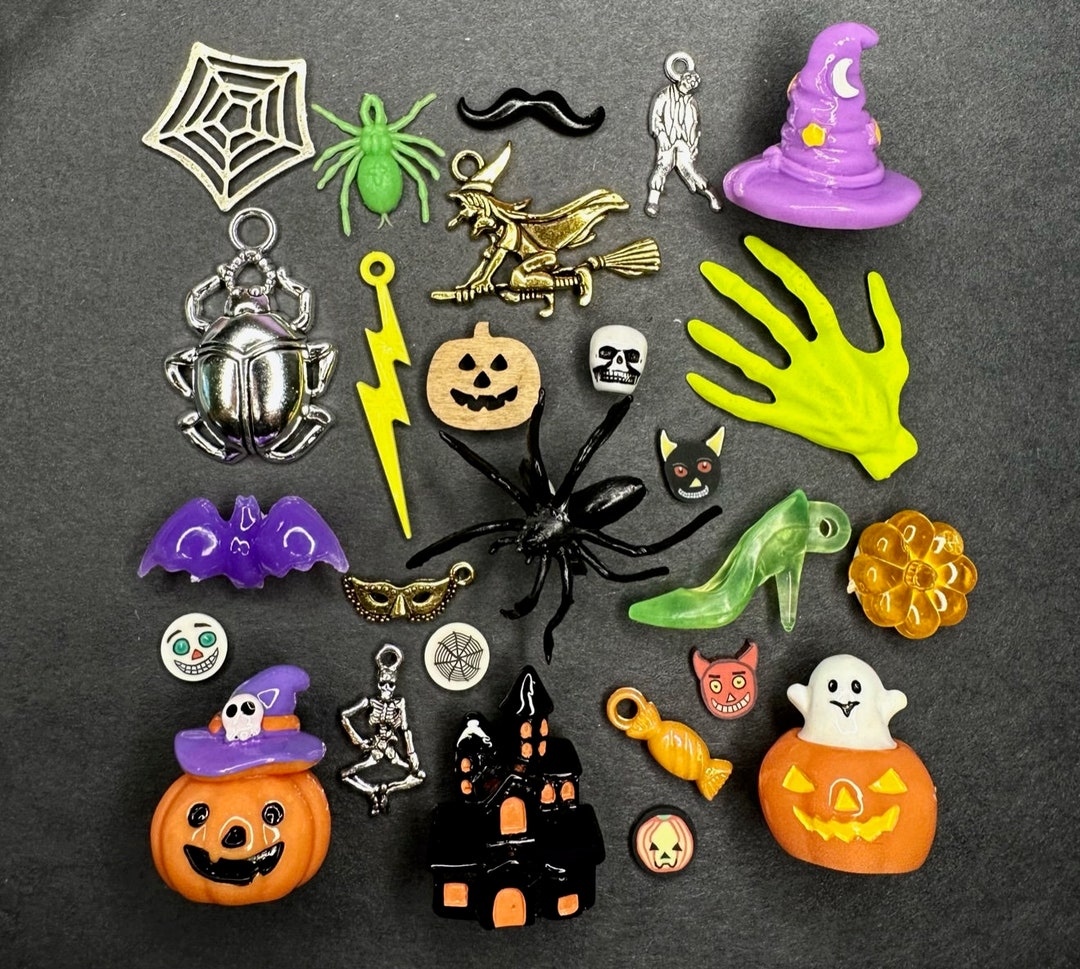 A Halloween Collection of Miniature Trinkets and Charms - HW10 - Etsy