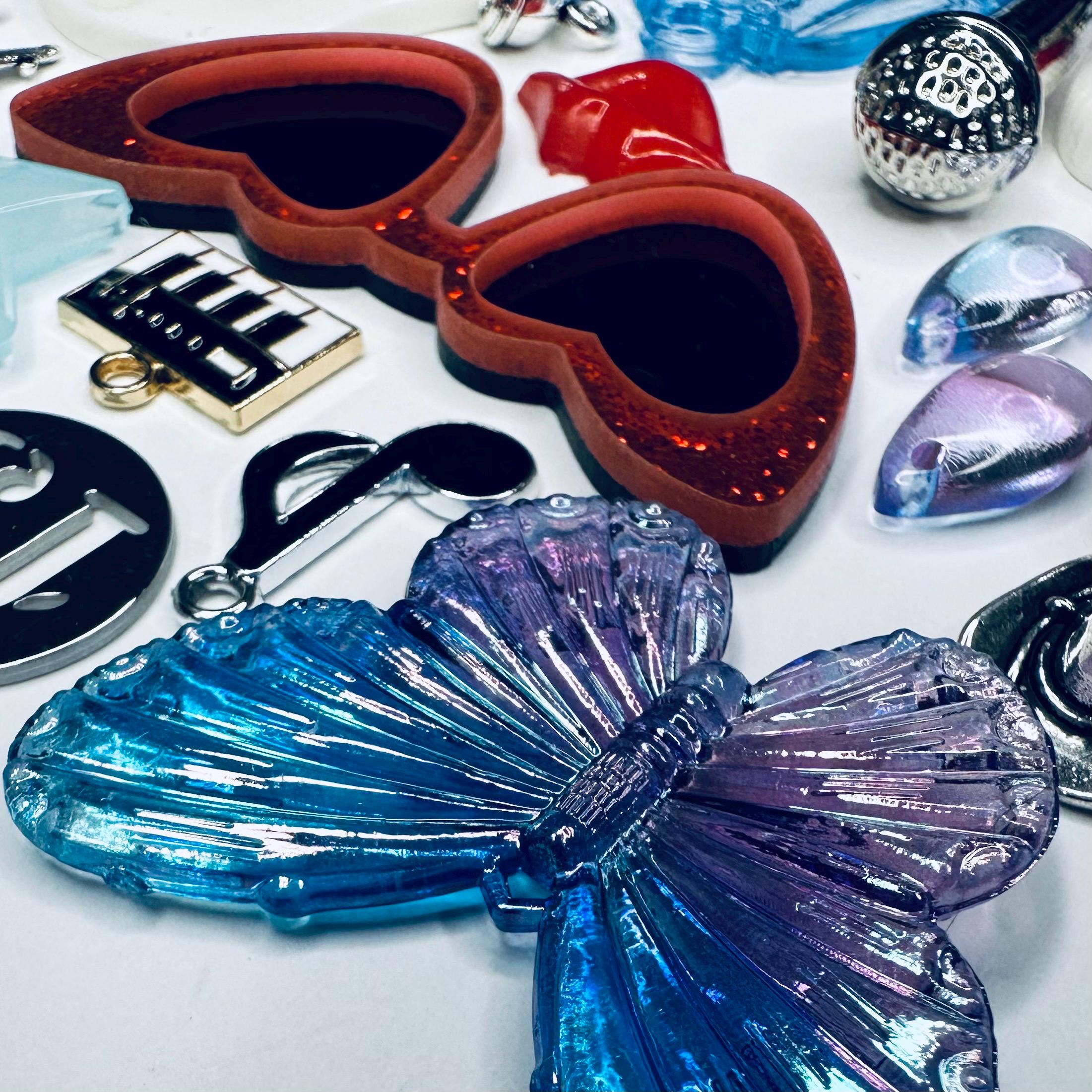 Taylor Swift Friendship Bracelet Kit: Swiftie Beads, Charms, String ...