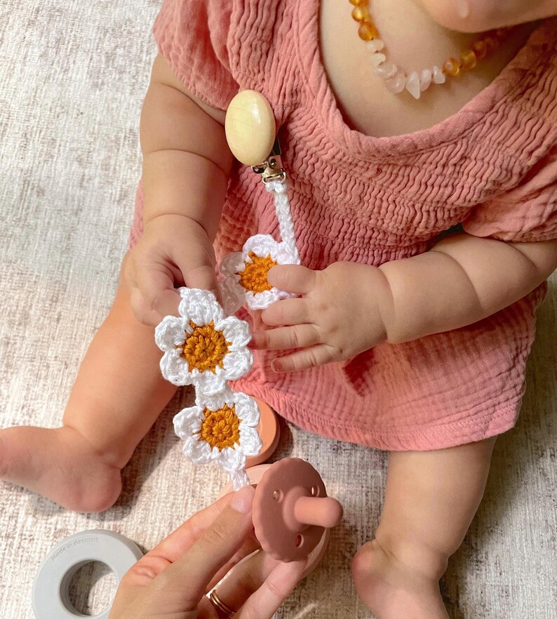 Crochet Daisy Pacifier Clip, Cotton and Wood Handmade Flower Pacifier ...