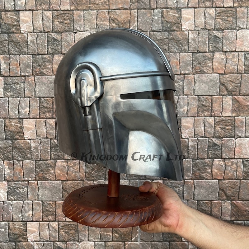 Mandaloriann Helmet - Etsy