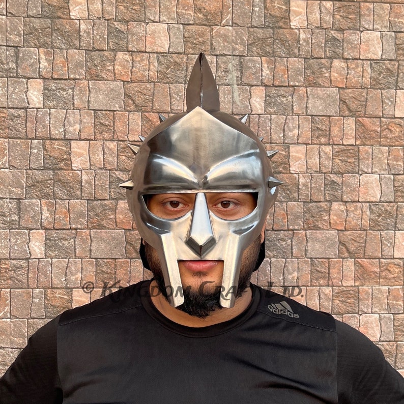 Maximus Gladiator Helmet Russell Crowe's Helmet for Cosplay Prop ...