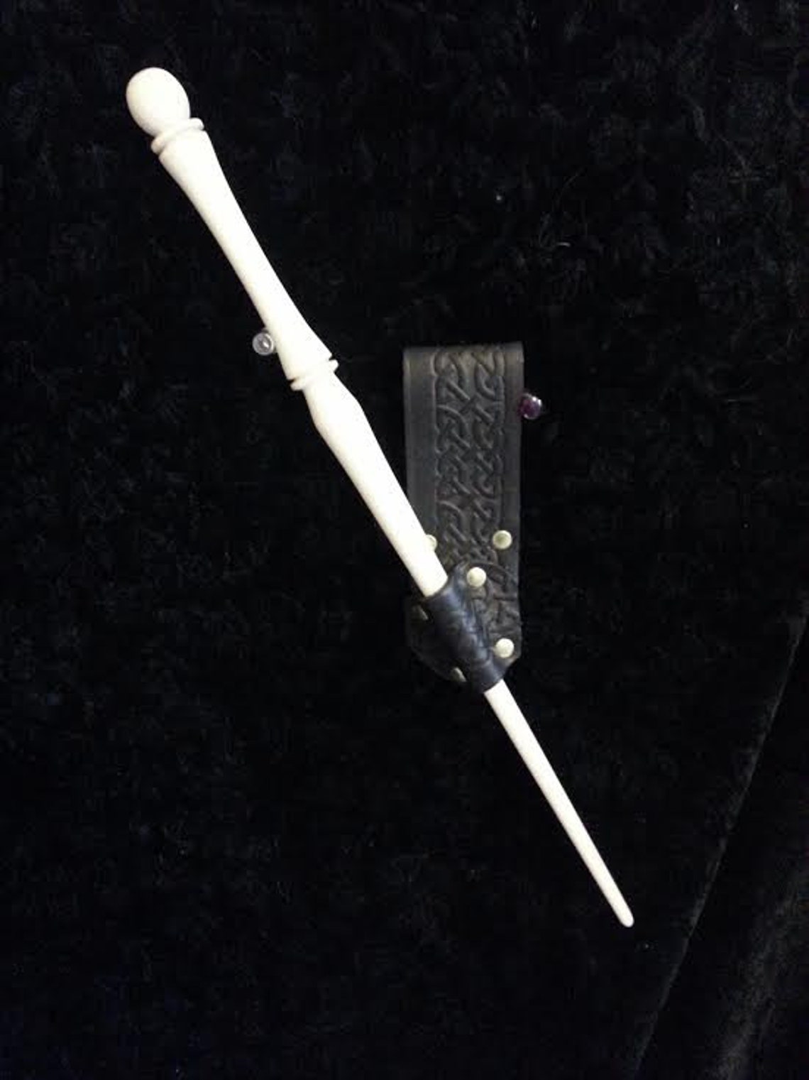 LABURNUM MAGIC WAND, Air Element - Uncover Hidden Plots - Discover ...